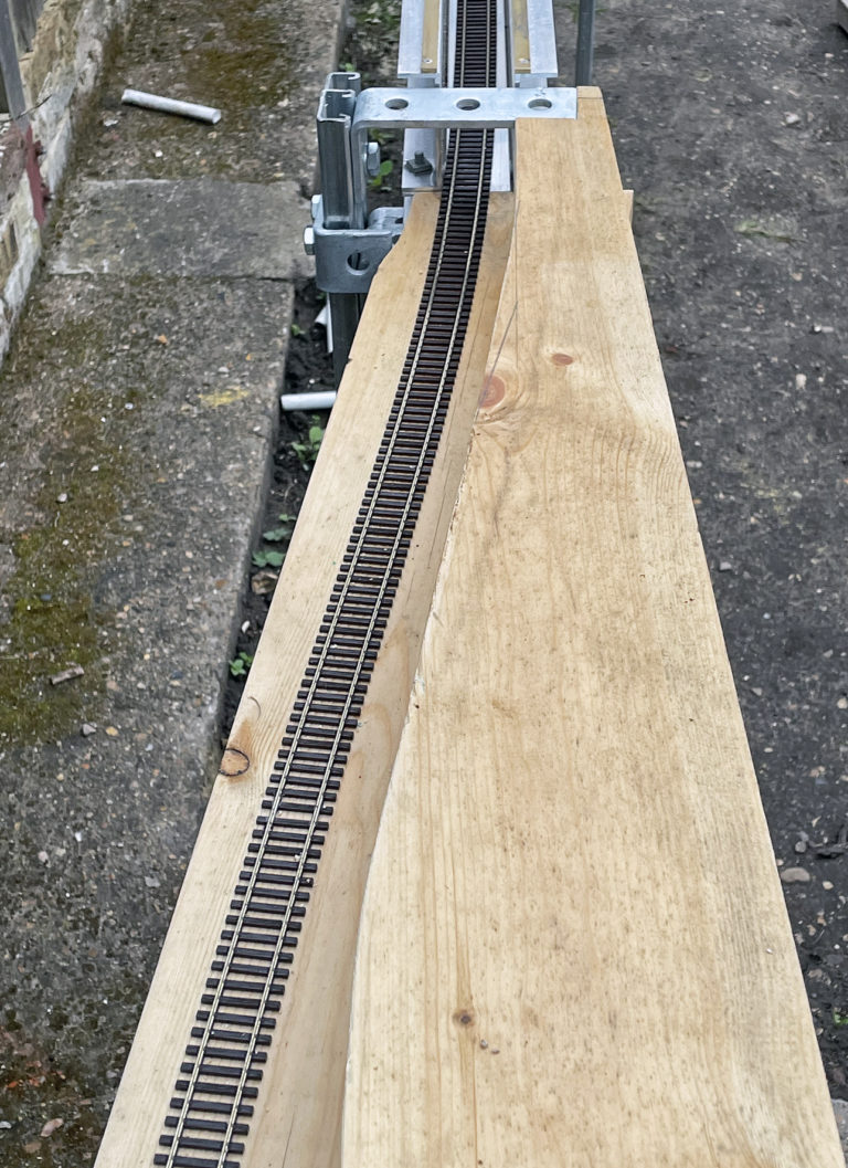 Making Use of a Garden - The Model Railway Club