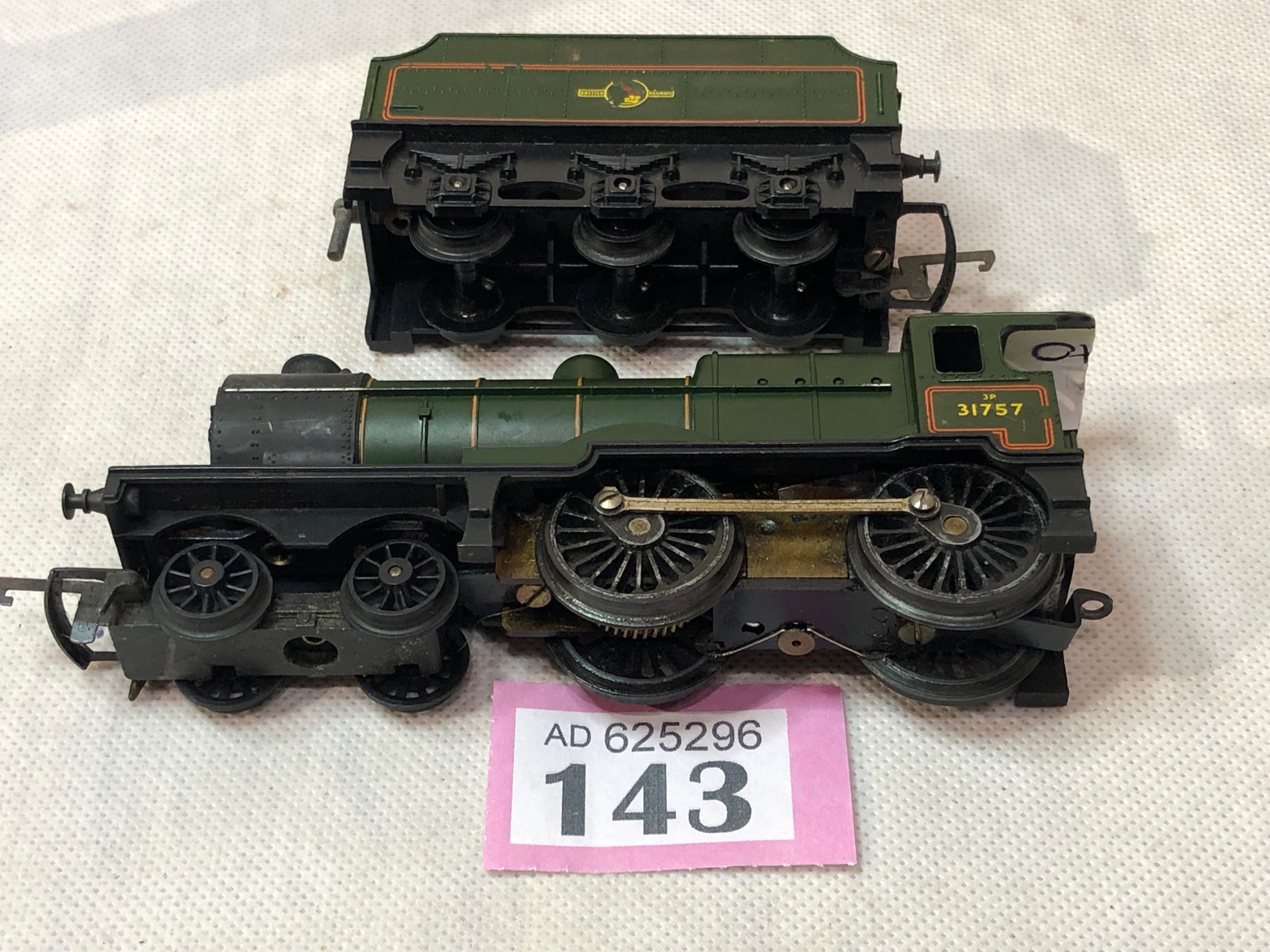 Triang OO R350 R36 SR L1 class 4-4-0 loco P143 MJC - The Model Railway Club