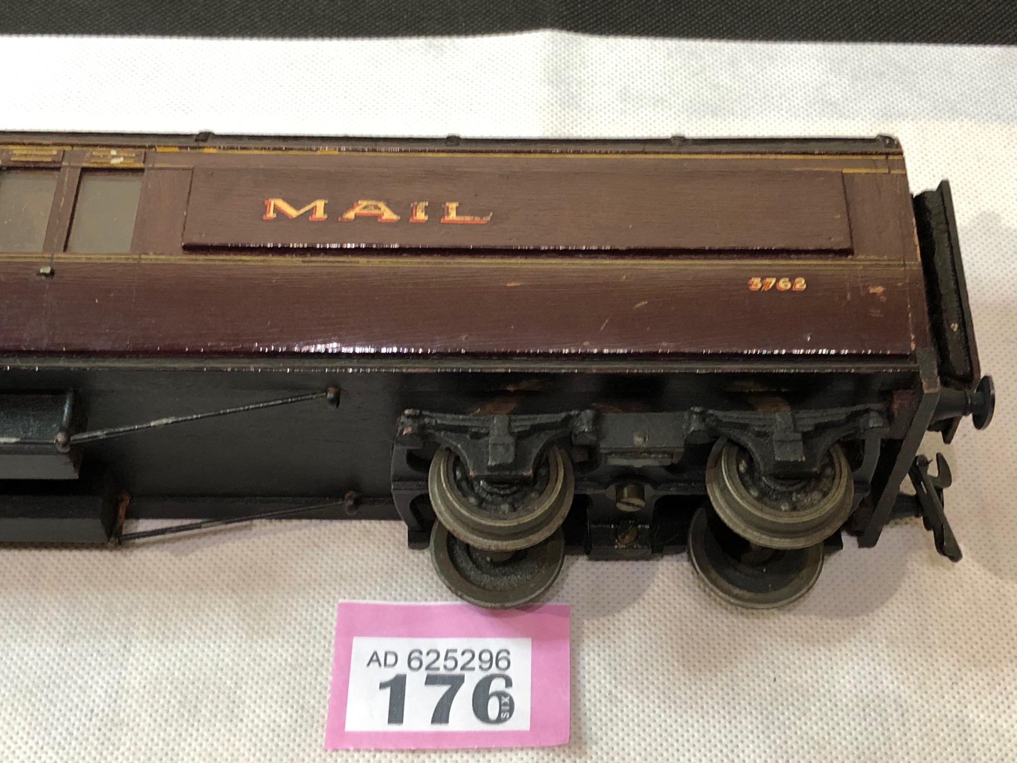 O gauge LMS Royal Mail bogie coach 3762 with bag catcher P176 MDX - The ...
