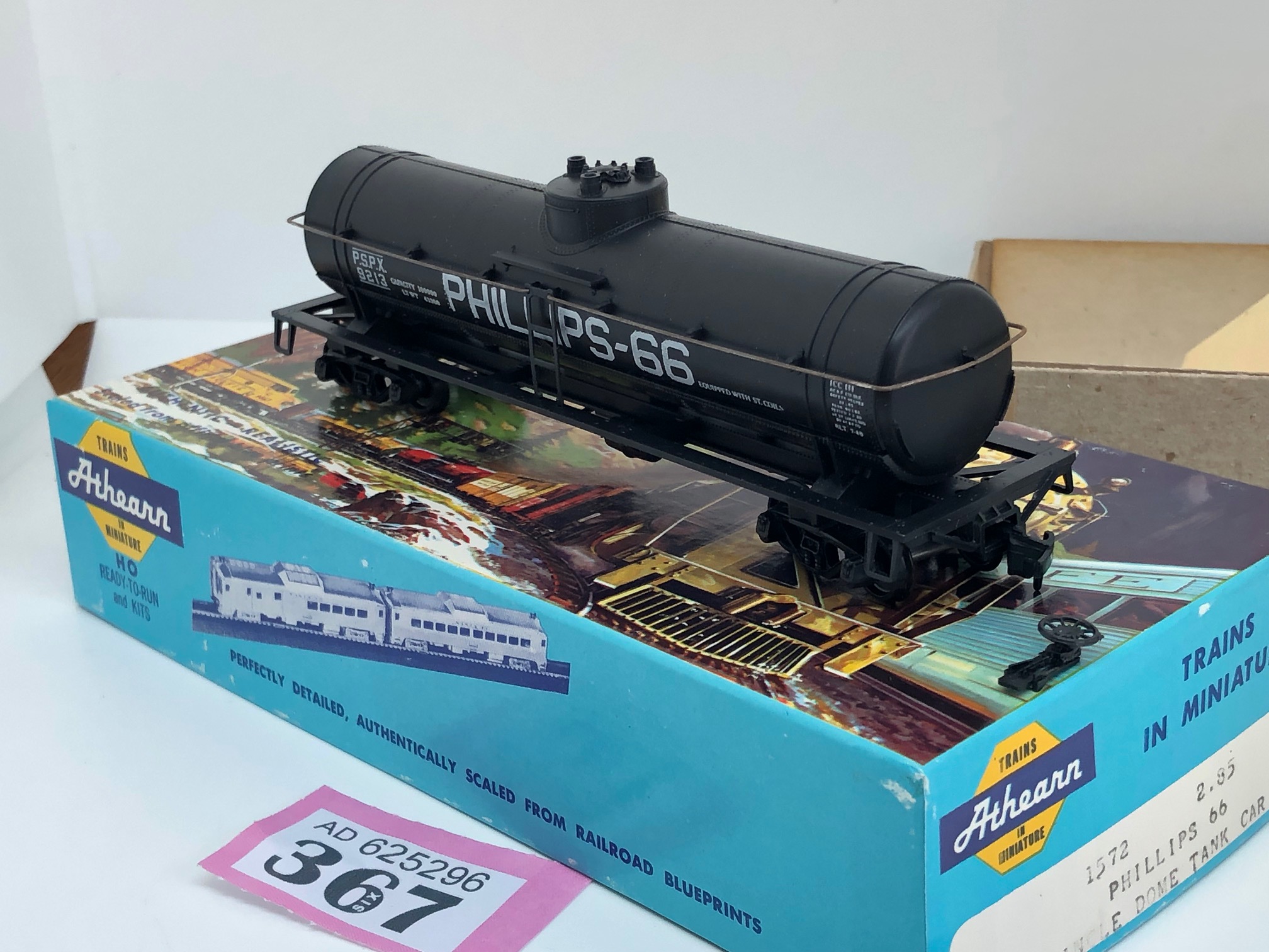 Athearn HO 1572 Phillips 66 Single dome tank car built P367 - The Model ...