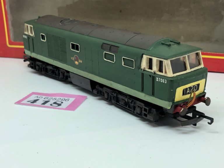 Triang OO R758 Hymek Class 35 loco repainted D7063 P418 TRA - The Model ...