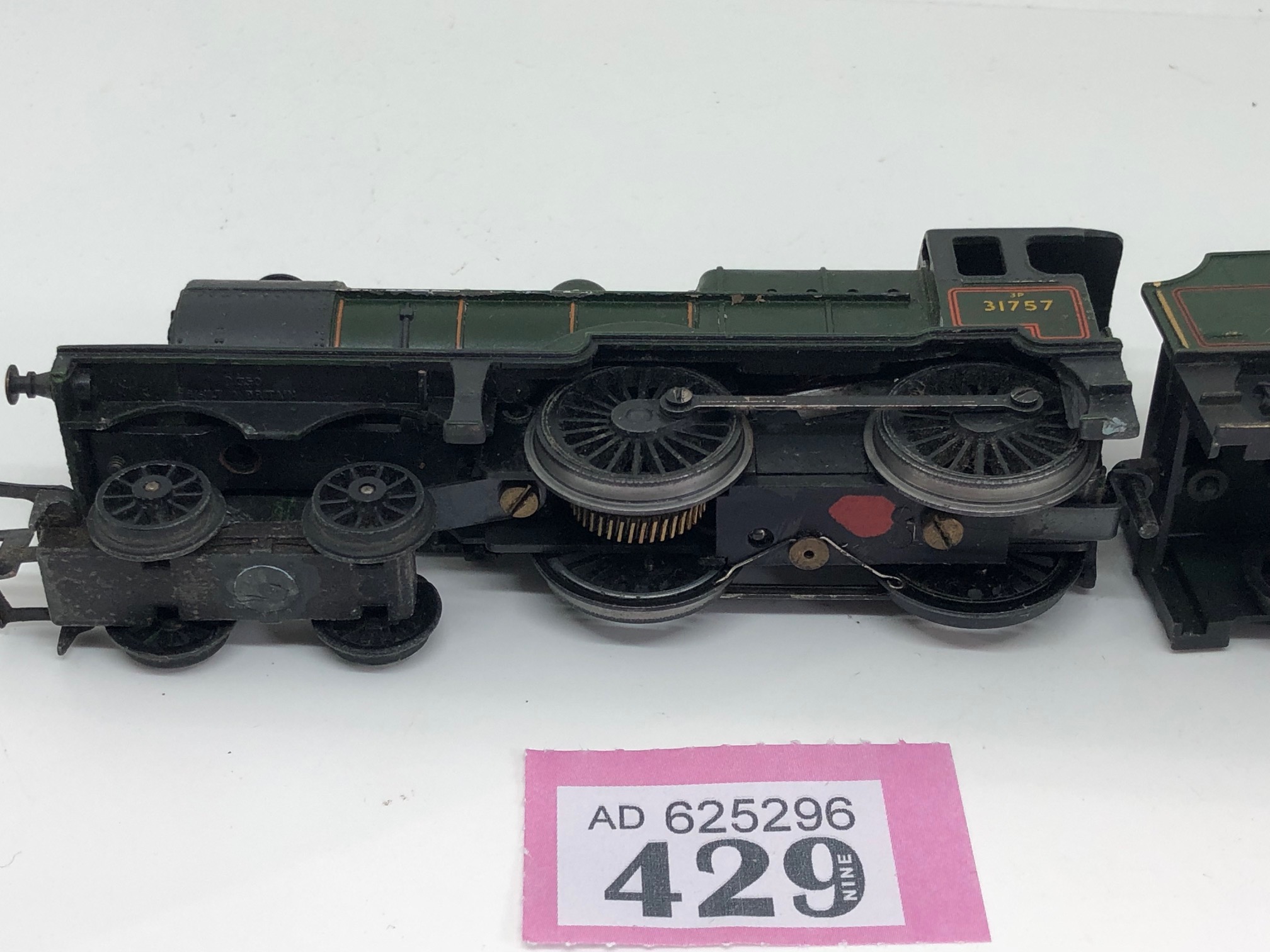 Triang OO R350 and R36 ? L1 4-4-0 loco and tender green P429 TRA - The ...
