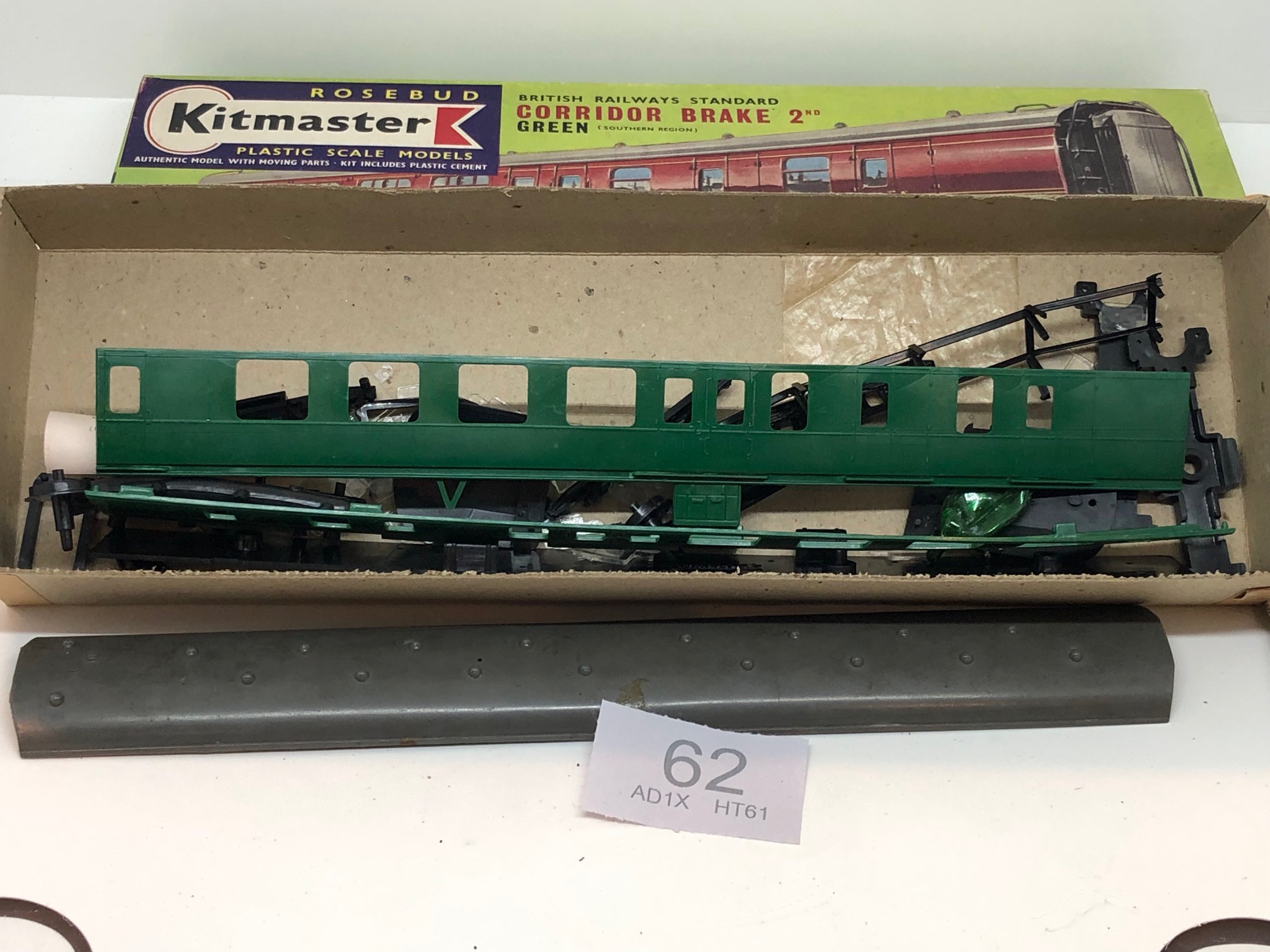 Kitmaster OO No 15 Corridor Brake 2nd Green coach kit W62 MJC - The ...
