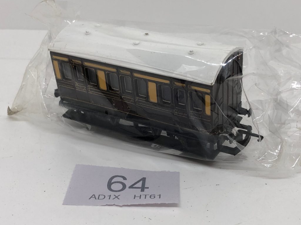 Hornby OO R446 GWR 4 wheel coach W64 MJC - The Model Railway Club