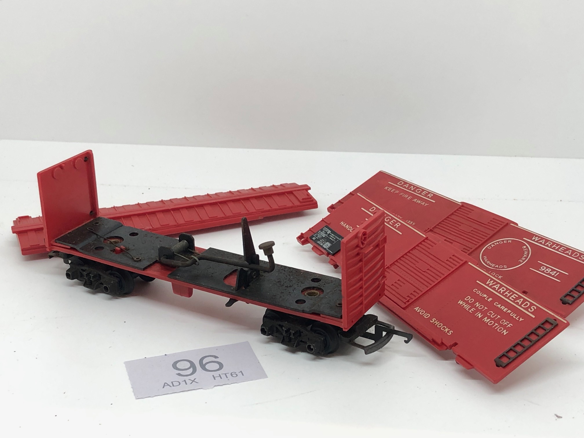 Triang Battlespace OO R249 Exploding car red W96 NCU - The Model ...
