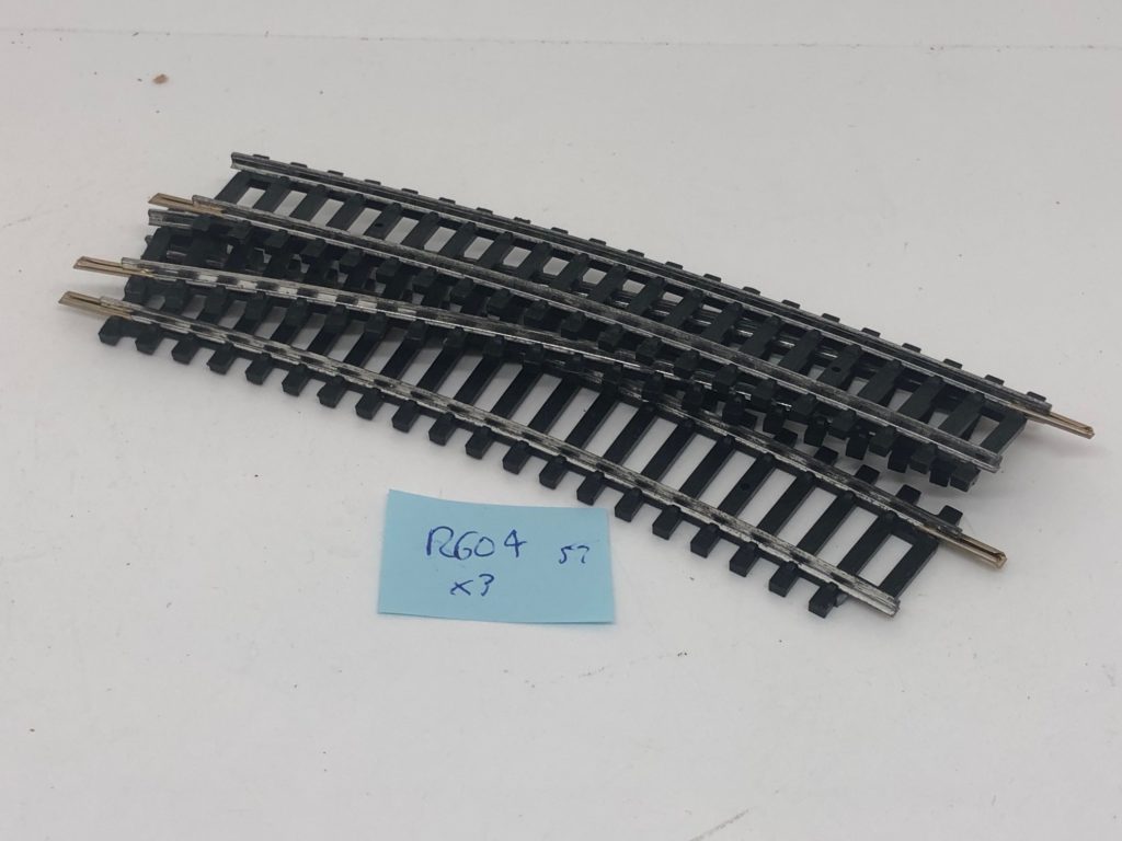 Hornby OO R604 1st radius curve x 3 - The Model Railway Club