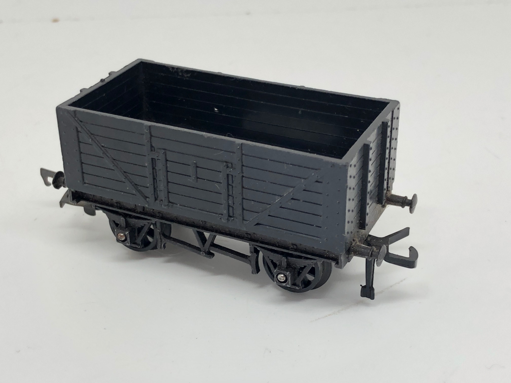 Hornby Triang OO R577 7 plank converter wagon - The Model Railway Club