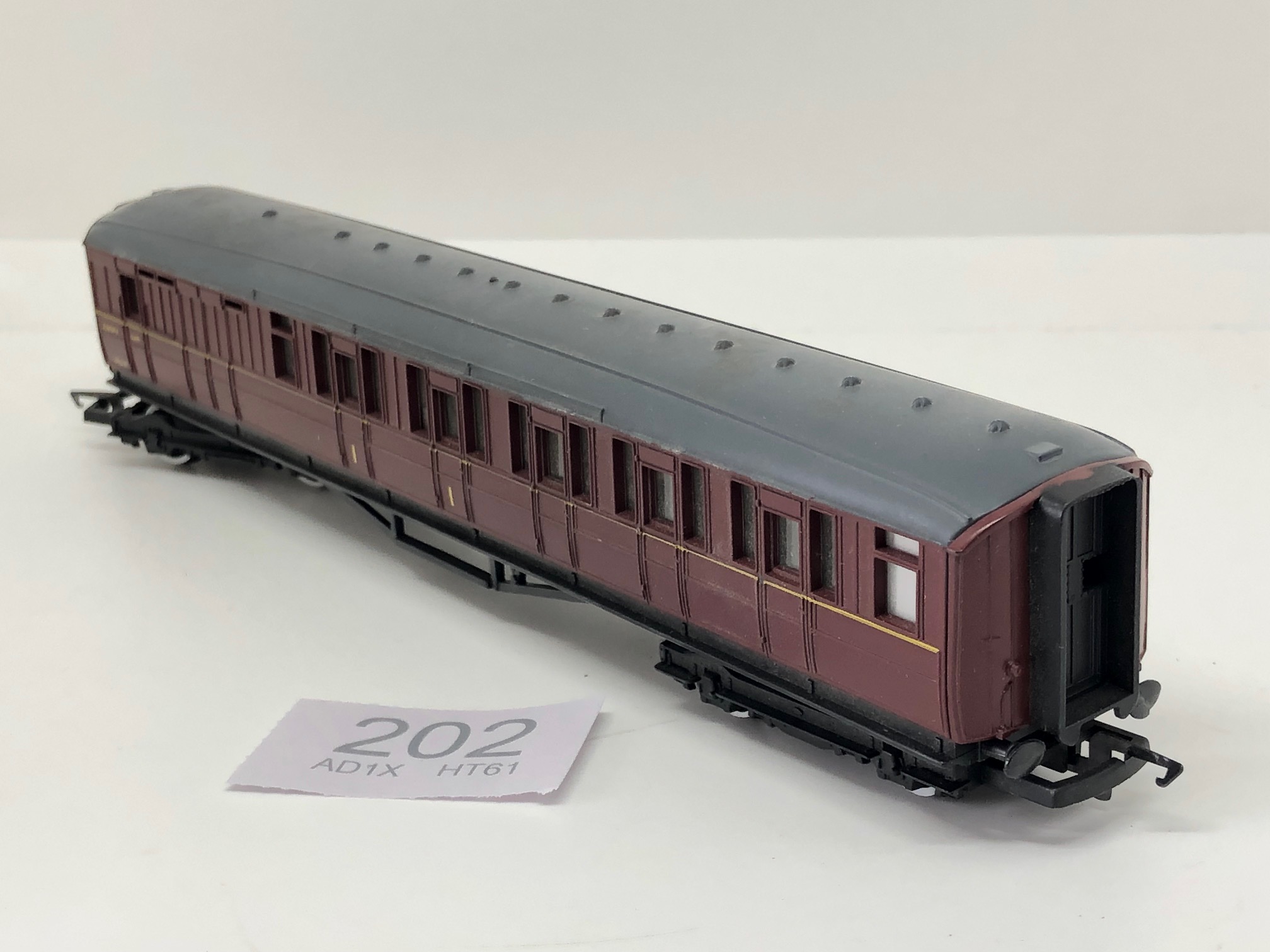 Hornby R483 LNER Gresley comp brake E16769E maroon W202 - The Model ...