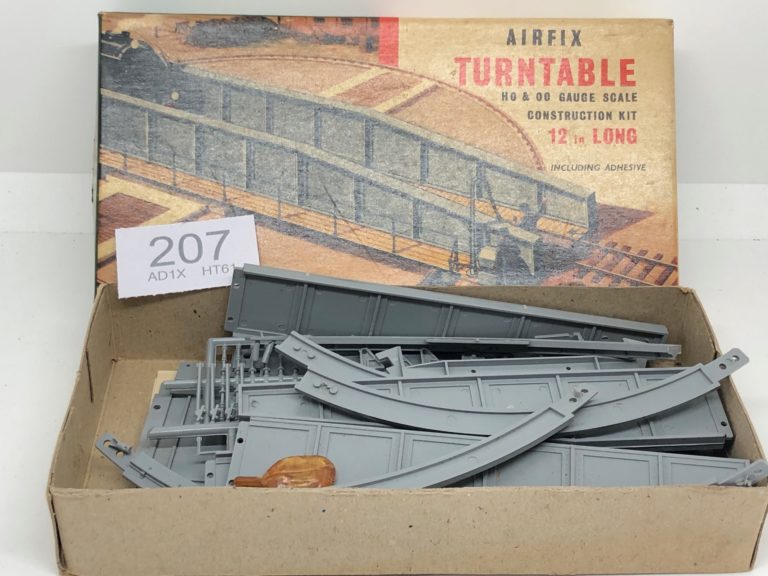 Airfix OO turntable plastic kit complete, unstarted W207 - The Model ...