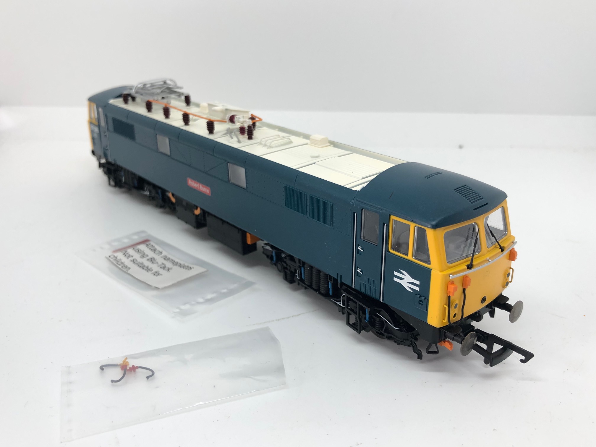 Hornby OO R3580 Class 87 87035 'Robert Burns' BR blue NMS - The Model ...