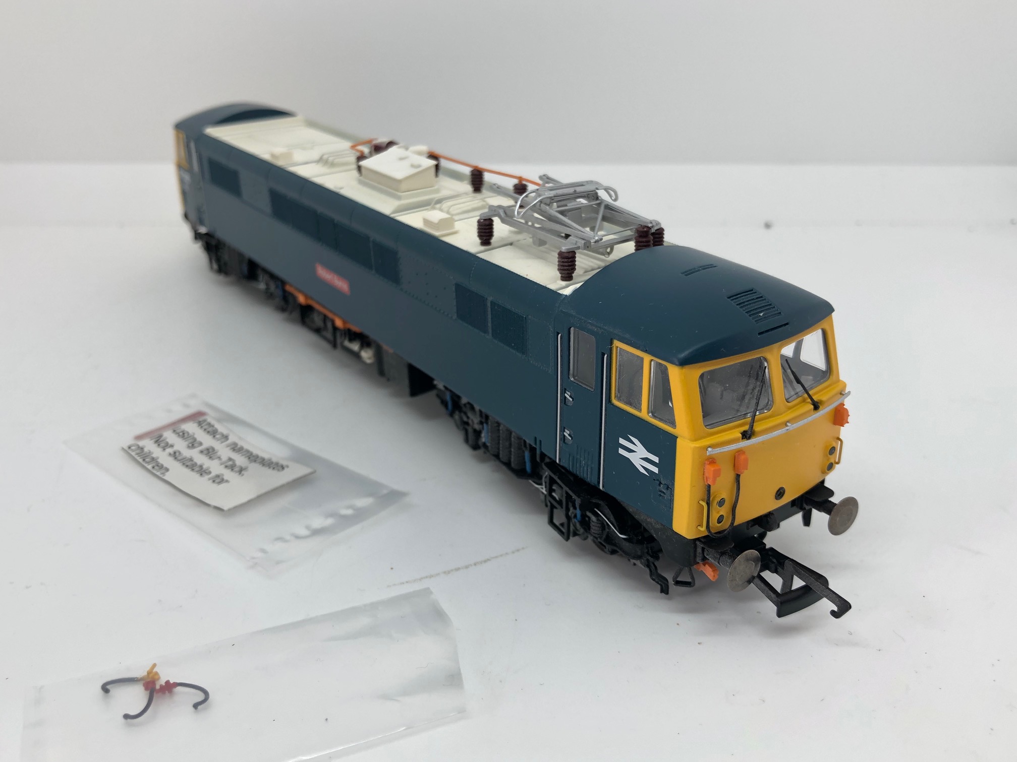 Hornby OO R3580 Class 87 87035 'Robert Burns' BR blue NMS - The Model ...
