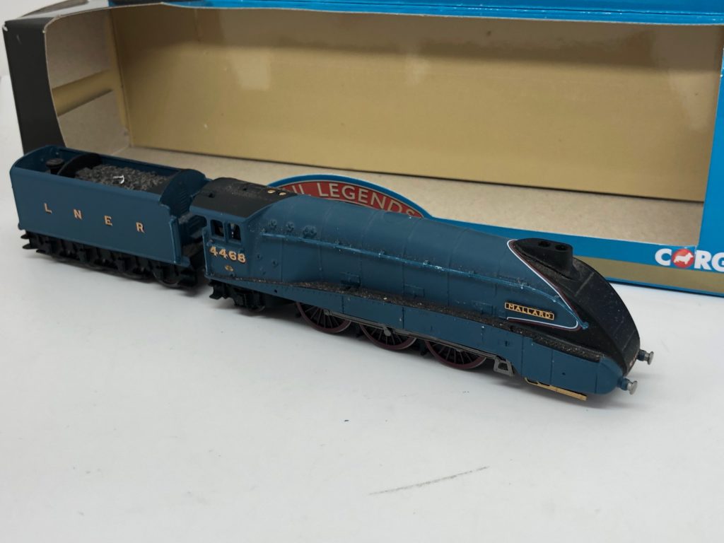 Corgi Rail Legends TT120 LNER 4-6-2 "Mallard" A4 Class W325 MJC - The ...