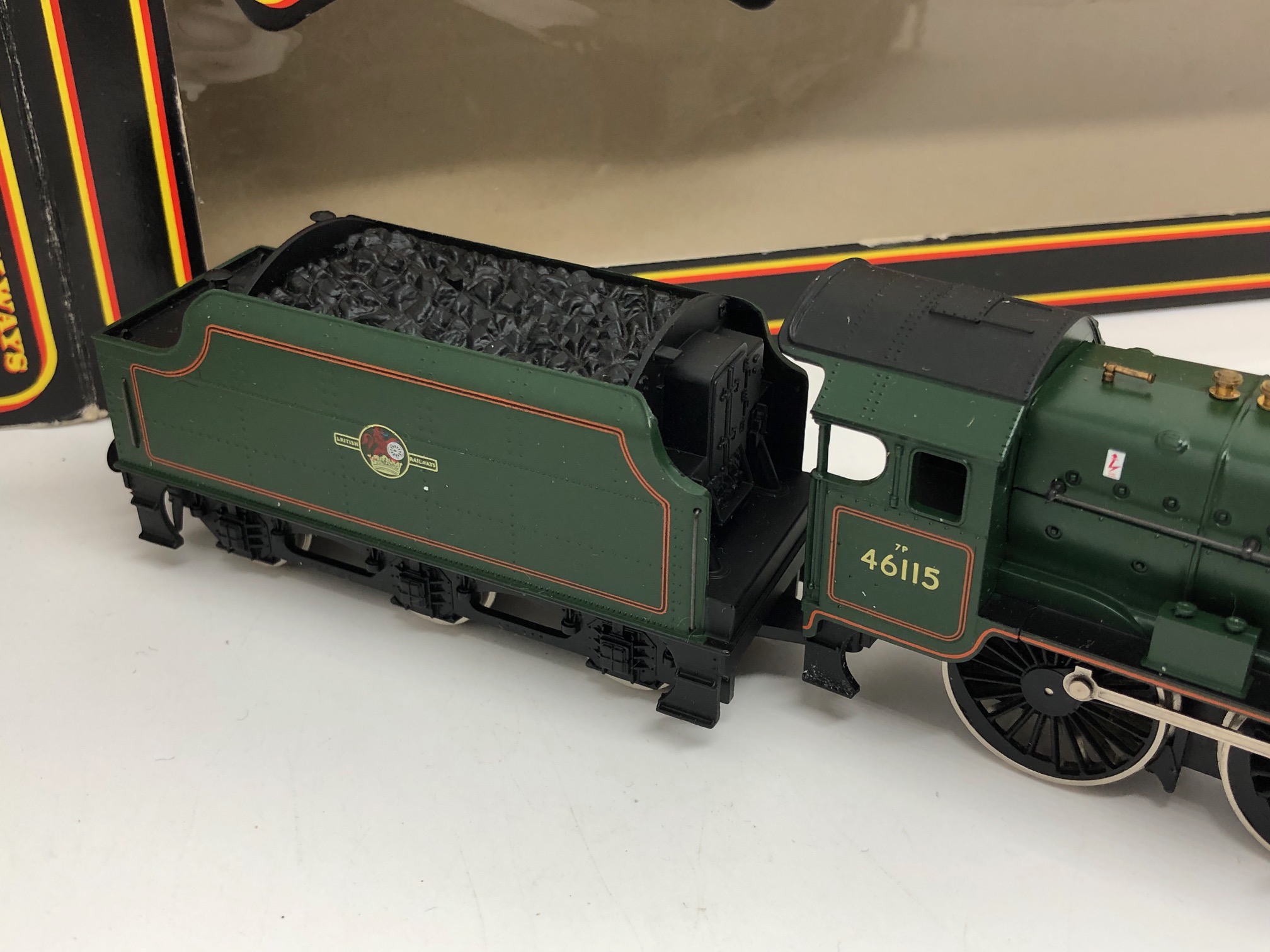 Mainline OO 937088 7P 4-6-0 rebuilt Scot class loco BR Green "Scots ...