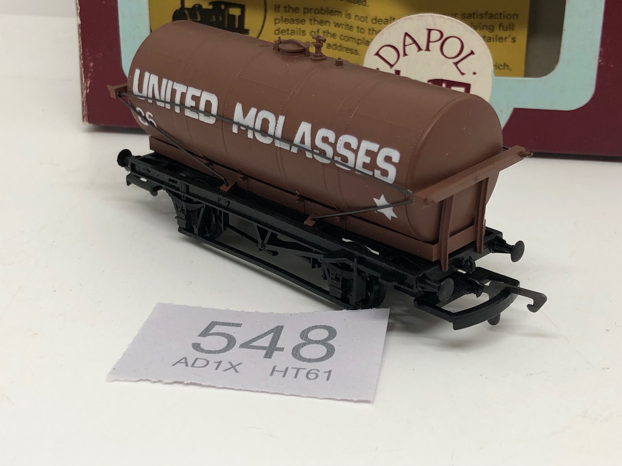 Dapol OO B116 United Molasses Tanker Wagon, no 86 in Brown livery boxed