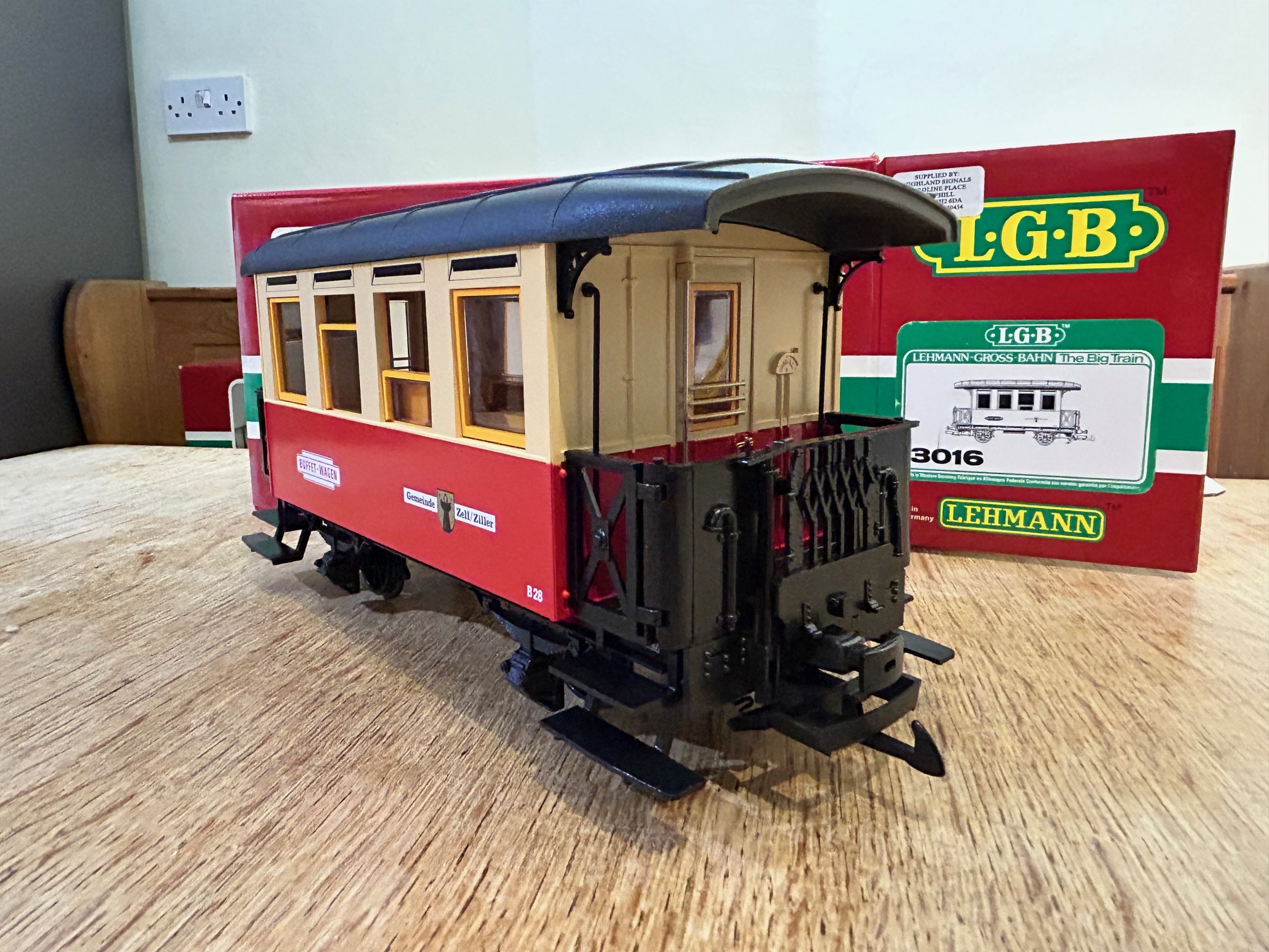 LGB G scale 3016 Buffet-Wagen red and cream coach Boxed - The Model ...