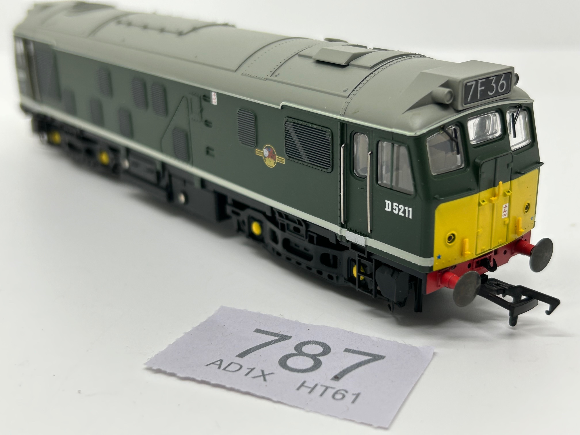 Bachmann OO 32-325 Class 25/1 D5211 BR Late Green Small Yellow Panel ...