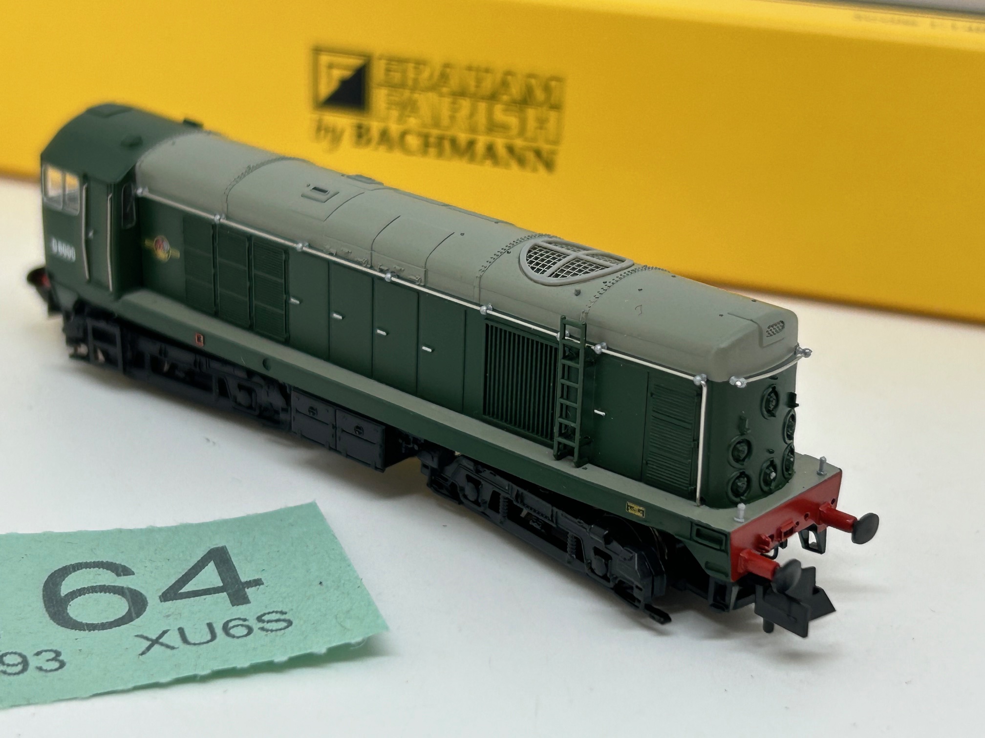 Graham Farish 371-030 Class 20 D8000 in BR Green with Indicator Discs ...