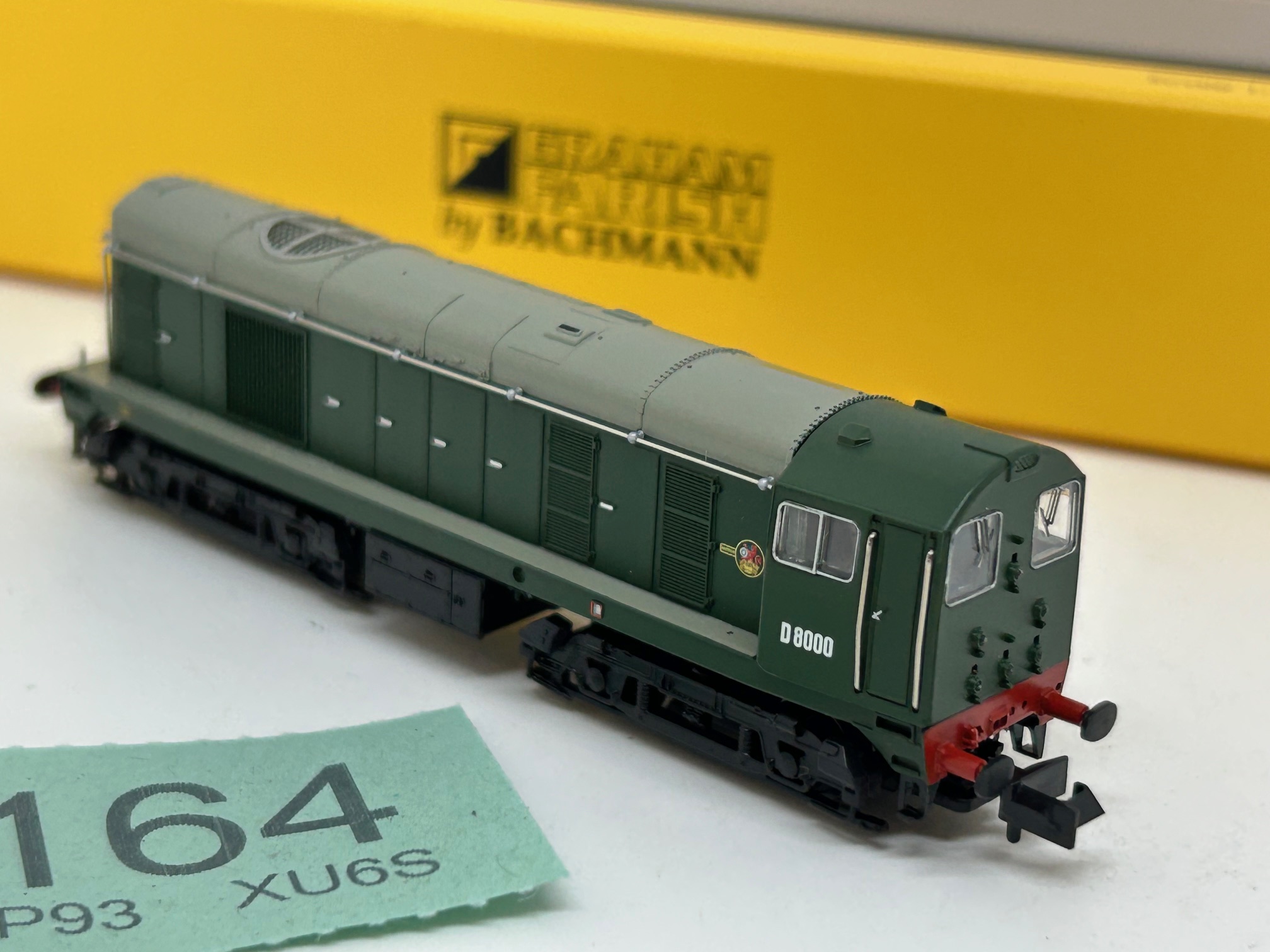 Graham Farish 371-030 Class 20 D8000 in BR Green with Indicator Discs ...
