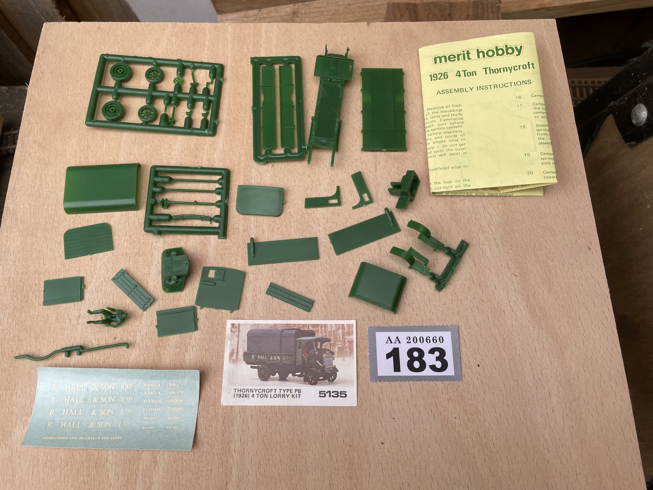 Merit 1926 4-ton Thorneycroft lorry plastic kit. - The Model Railway Club