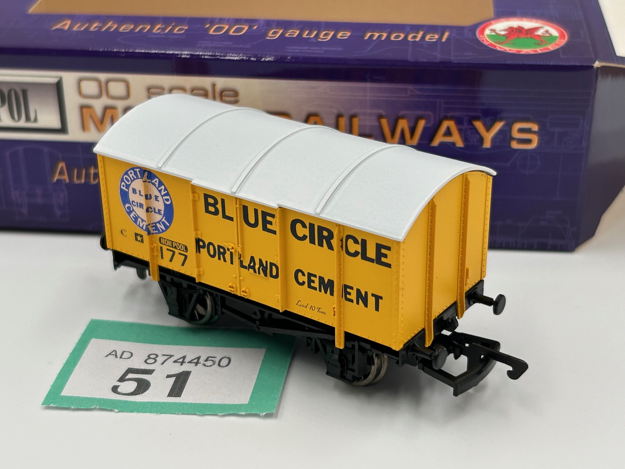 Dapol OO B315 Gunpowder van 177 “Blue Circle Portland Cement”